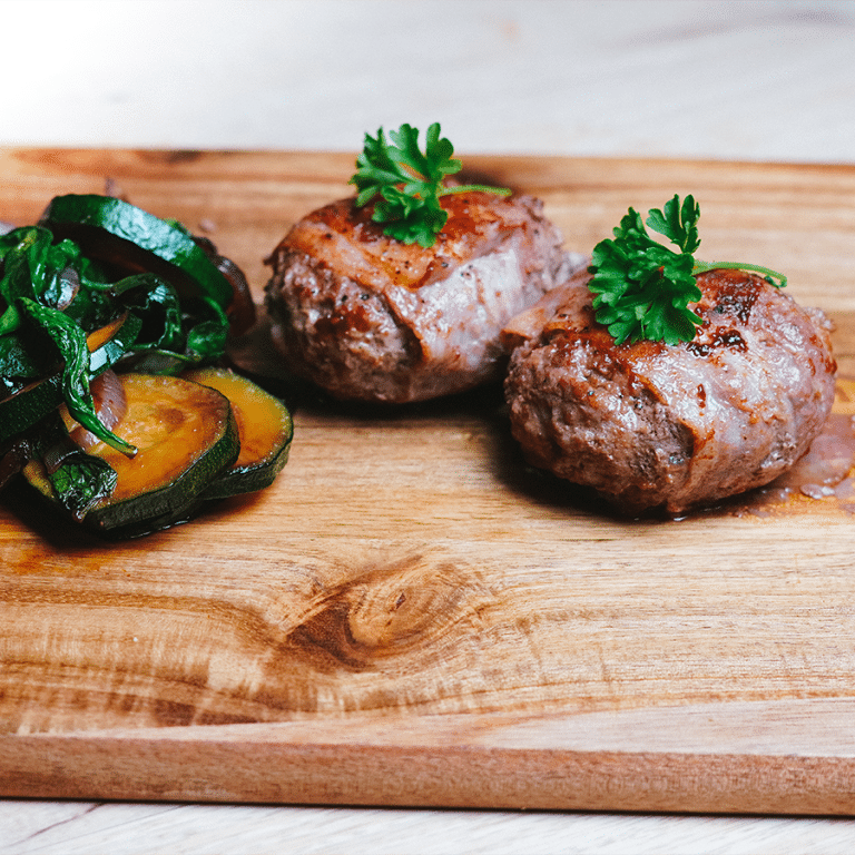 Gezond koolhydraatarm recept rundergehakt met spek - Gezonderecepten.nl